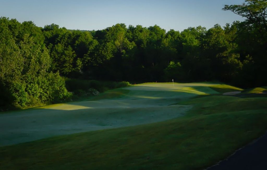 Revel in Scenic Beauty at Simsbury Farms Golf Course